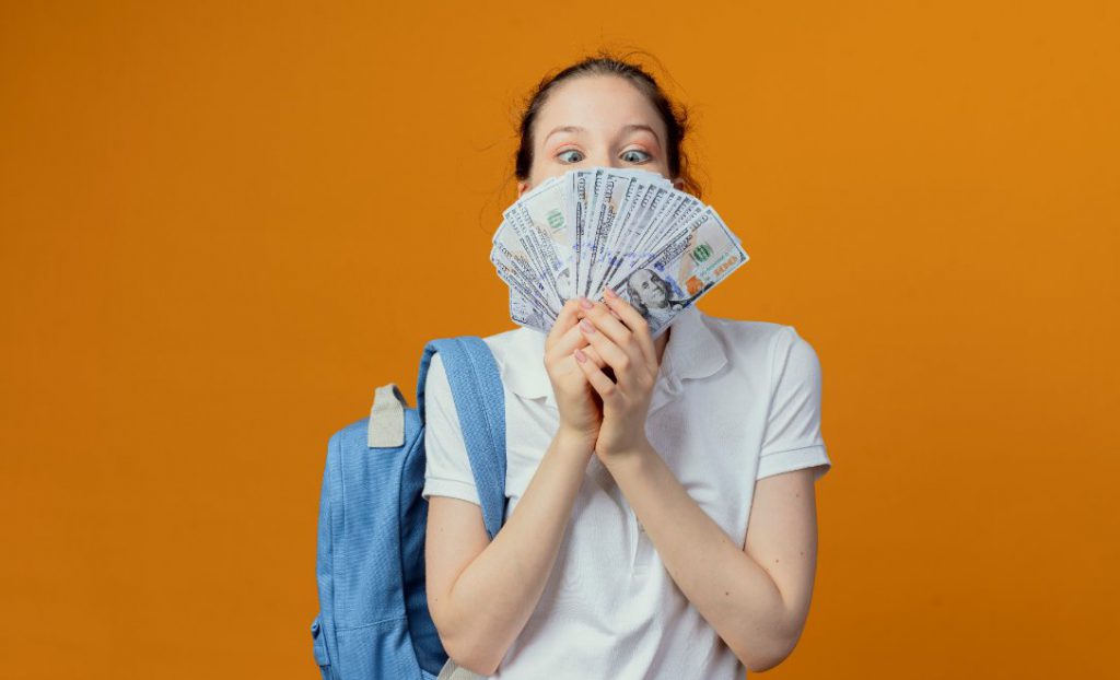 15 Things To Sell Online To Make Money In 2021 - BookDeal