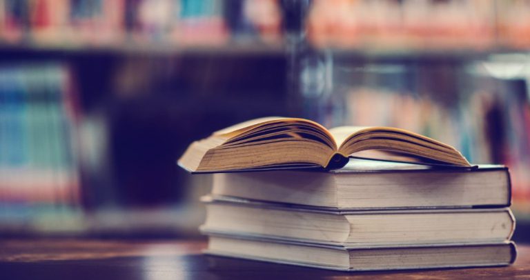 4 Effective Ways To Recycle Textbooks [2023]